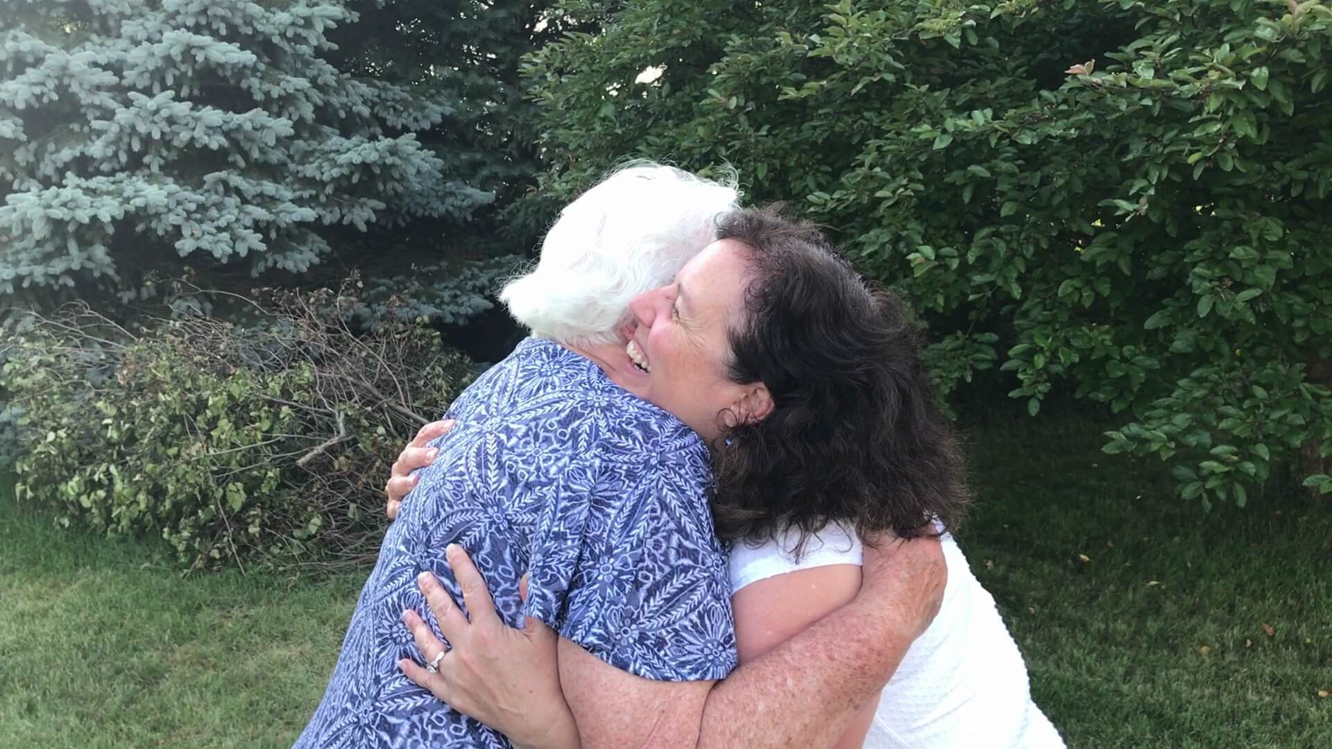 customers-hugging-optimized - LifeOnRecord